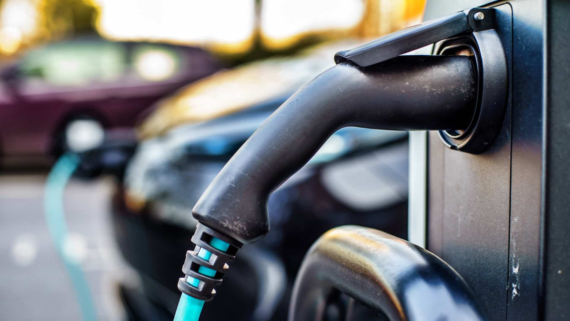 rEV | the interactive electric vehichle education experience